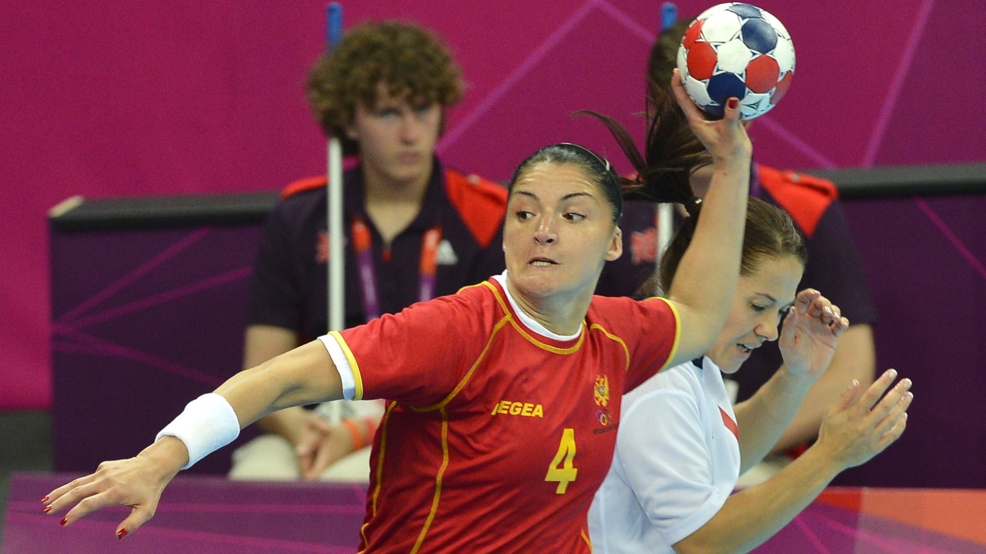 Fotos de arremesso no Handebol - Handebol Educacional