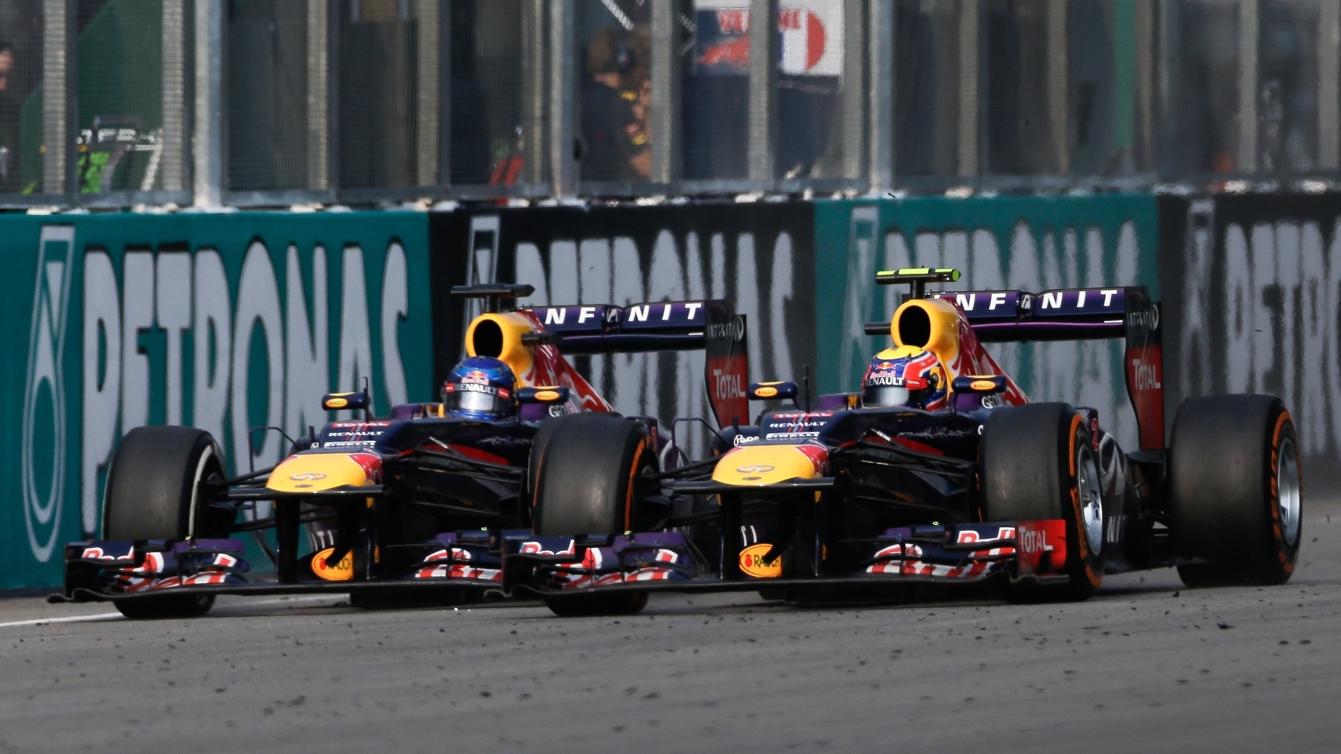 Mark Webber, Sebastian Vettel - Red Bull RB9 - 2013 Malaysian GP ...