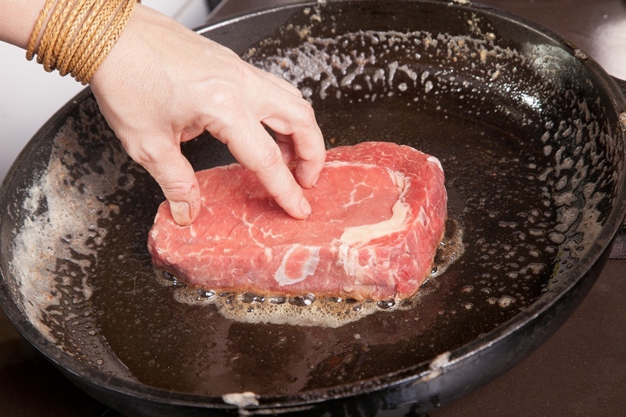 Bife ancho fica uma delícia chapeado na manteiga; aprenda como preparar ...
