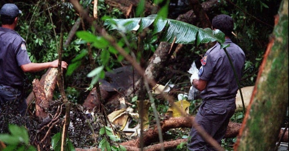 Morte dos Mamonas Assassinas completa 20 anos - BOL Fotos - BOL Fotos
