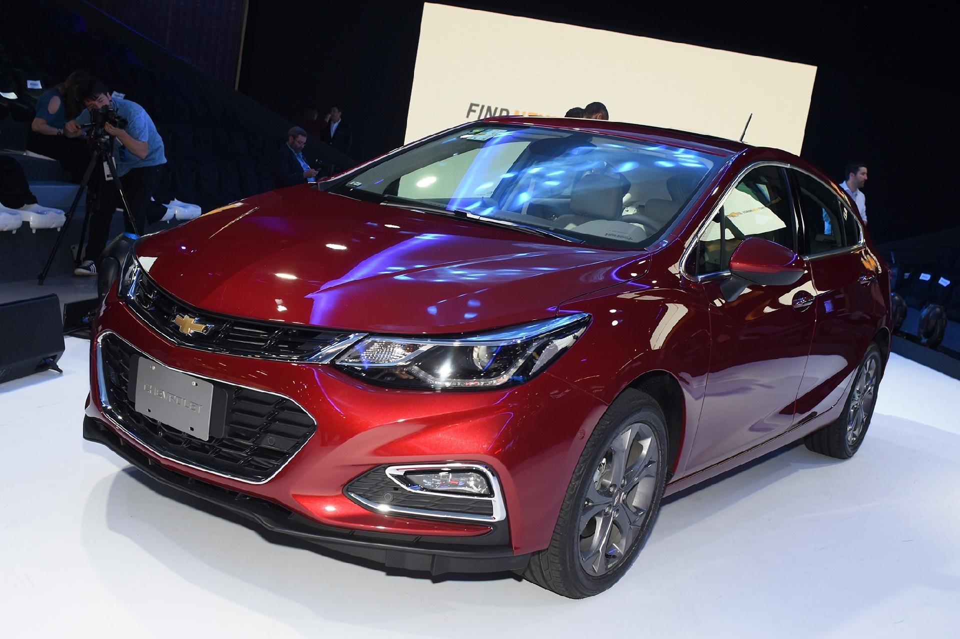 Novo Cruze hatch custa até R$ 112.540 no site da GM; veja preços