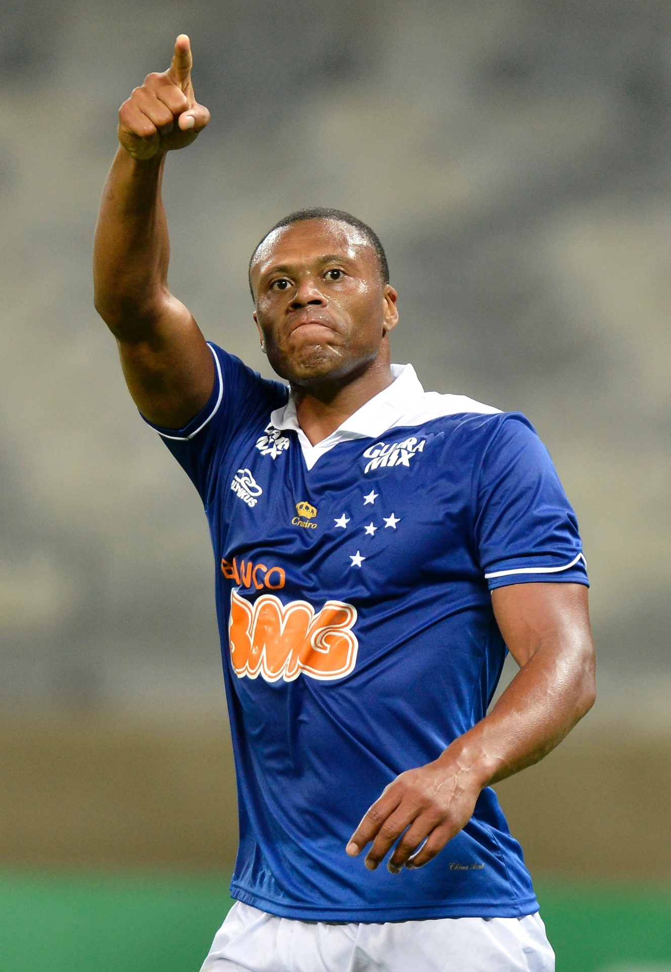 Júlio Baptista participa de rachão no Cruzeiro e fica perto de poder ...