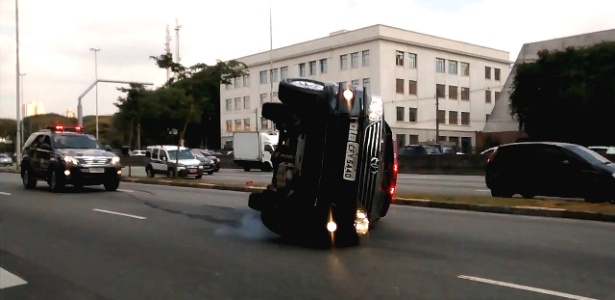 Após capotamento, Secretário Alexandre de Moraes proíbe comboio ...