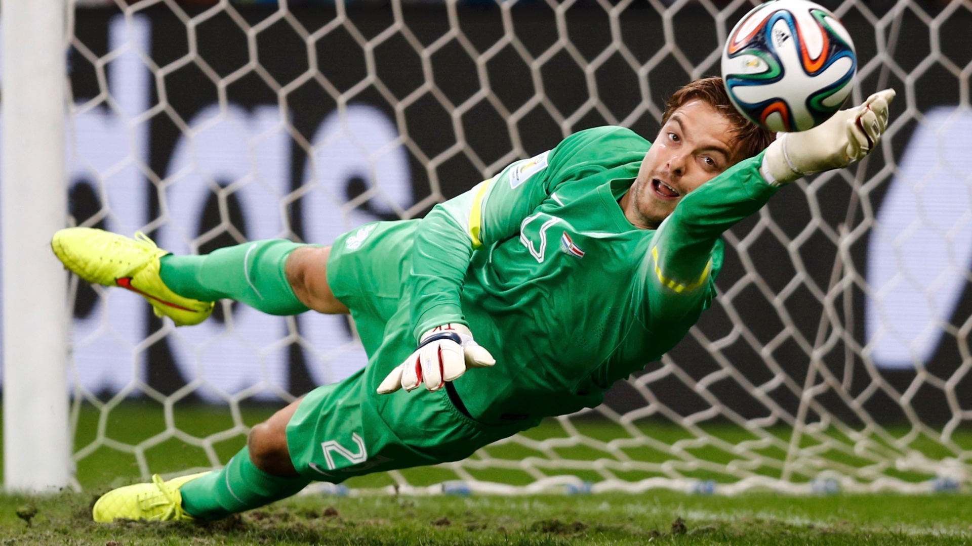 Estreia de goleiro reserva da Holanda na Copa é curta e brilhante ...