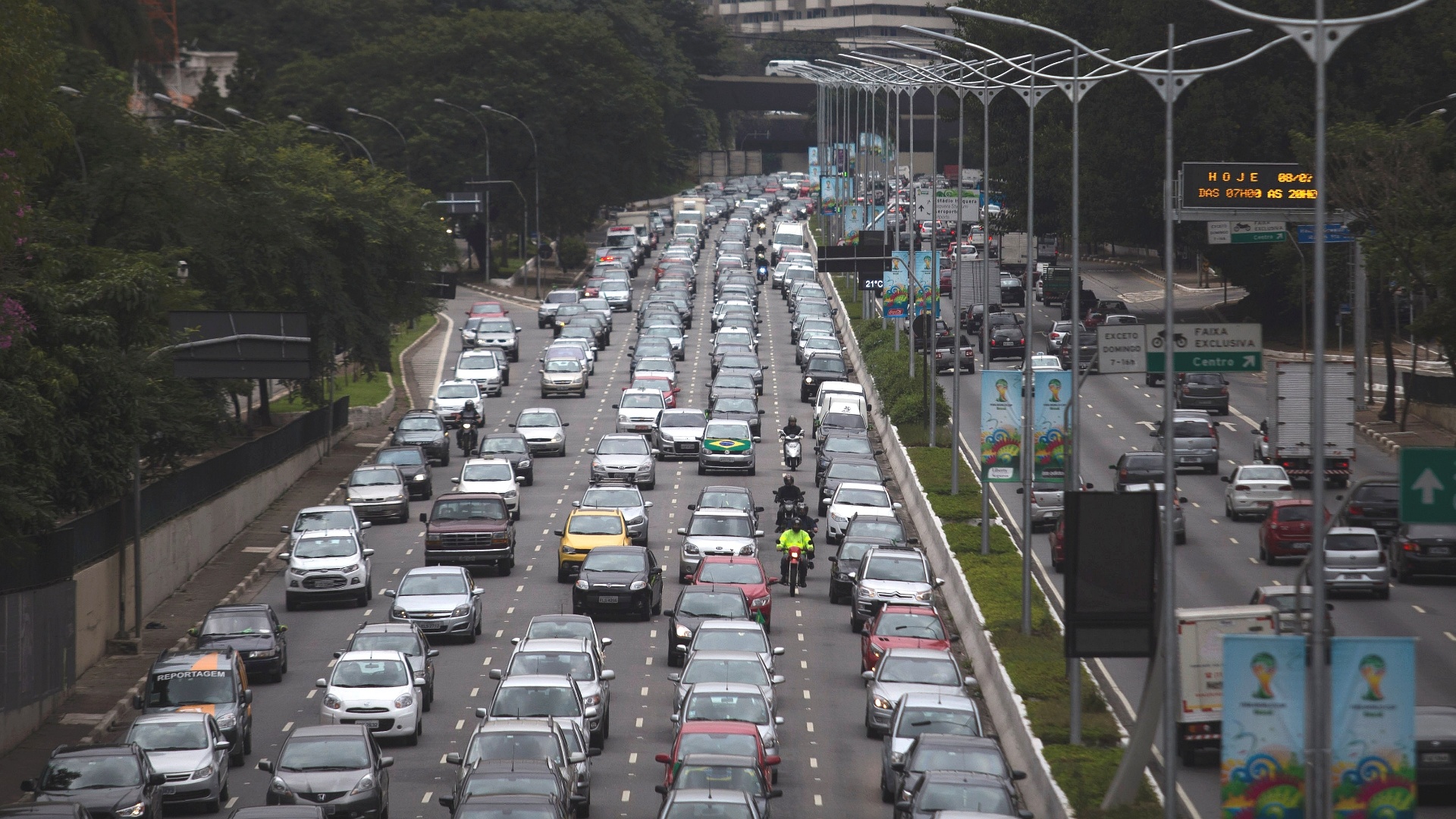 Trânsito em São Paulo - Fotos - UOL Notícias