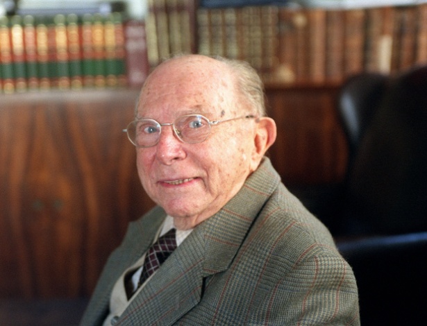 Miguel Reale - Biografias - UOL Educação